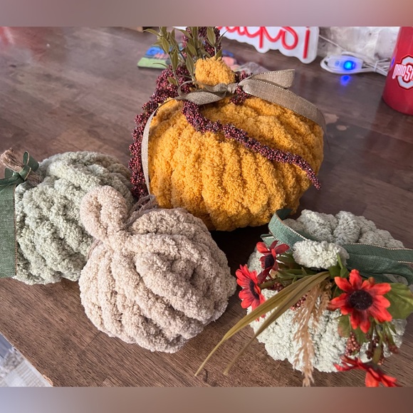 Accents | Handcrafted Chunky Yarn Knit Pumpkins Set | Poshmark